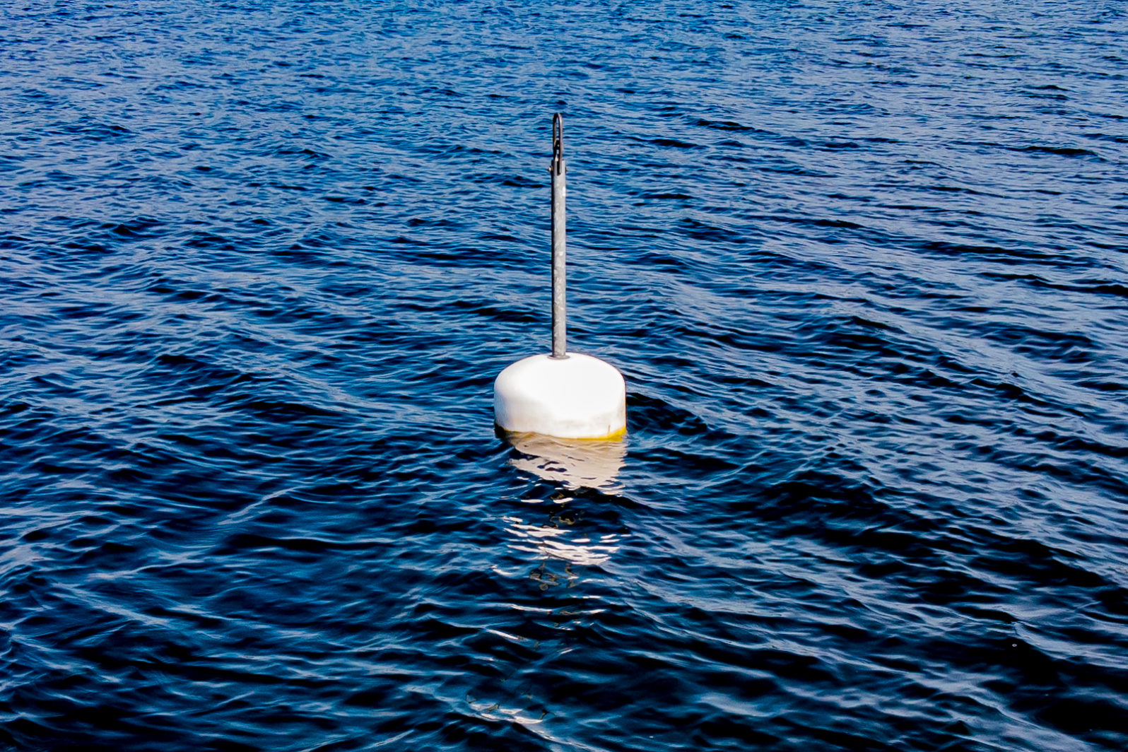 Boj - Bojar - Förtöjningsboj - Hamnab Sjöentreprenader